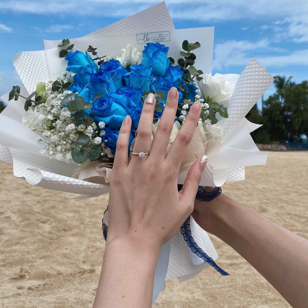 Fresh Blue Rose Bouquet - 19 Stalks – Ladyblooms Floral & Gifts