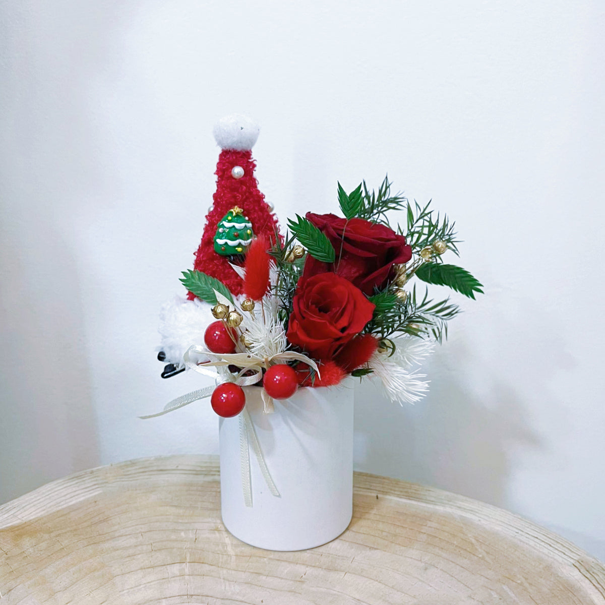 Christmas Bloom Box - Red & Green – Ladyblooms Floral & Gifts