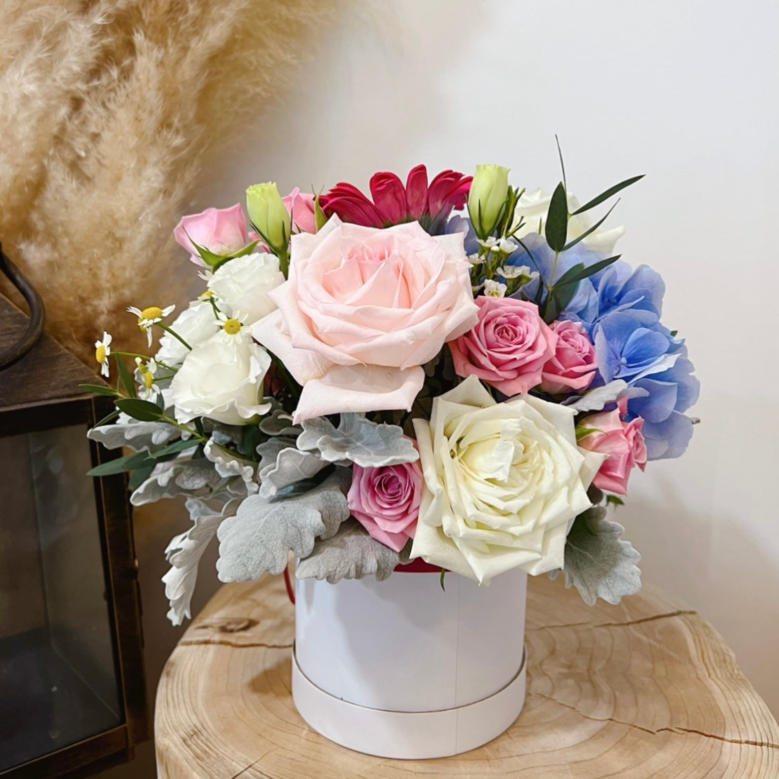 Premium Bloom Box – Ladyblooms Floral & Gifts